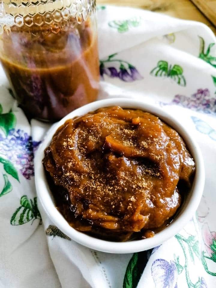 Imli Sauce: Sweet And Spicy Tamarind Date Chutney - So Yummy Recipes