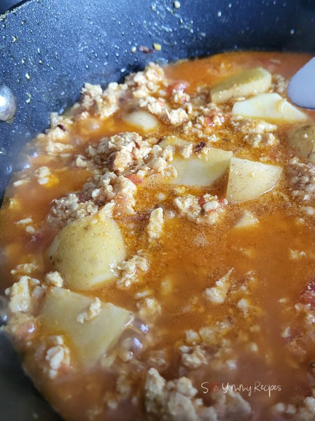 Chicken Keema Curry: Ground Chicken Curry - So Yummy Recipes