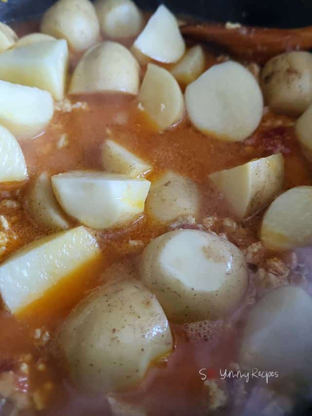 Chicken Keema Curry: Ground Chicken Curry - So Yummy Recipes