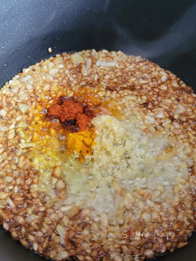 Chicken Keema Curry: Ground Chicken Curry - So Yummy Recipes